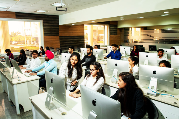 MBA Admissions Open 2025-26 in Dehi NCR | KR Mangalam University